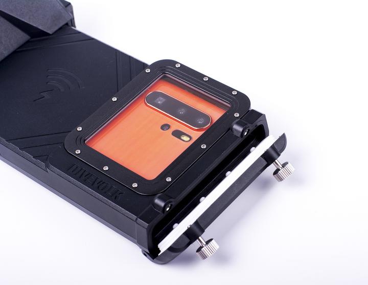 Diving phone case: is it such a good idea? - World Adventure Divers